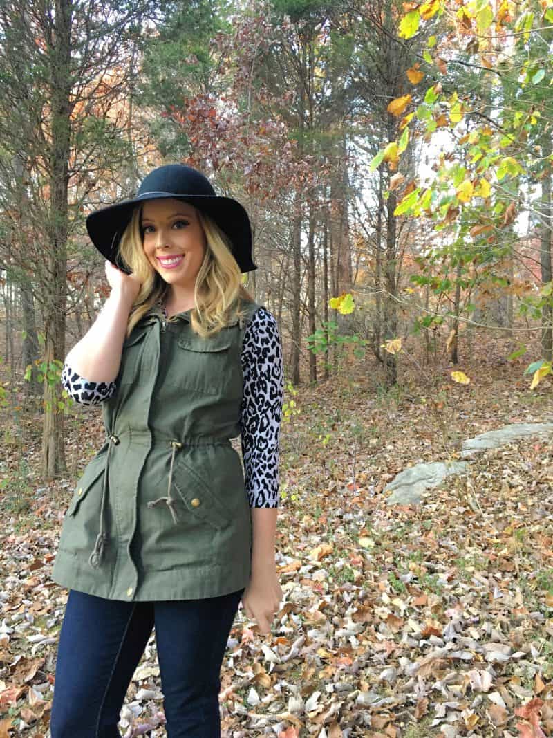3 Ways to Style a Utility Vest for Fall - Kindly Unspoken