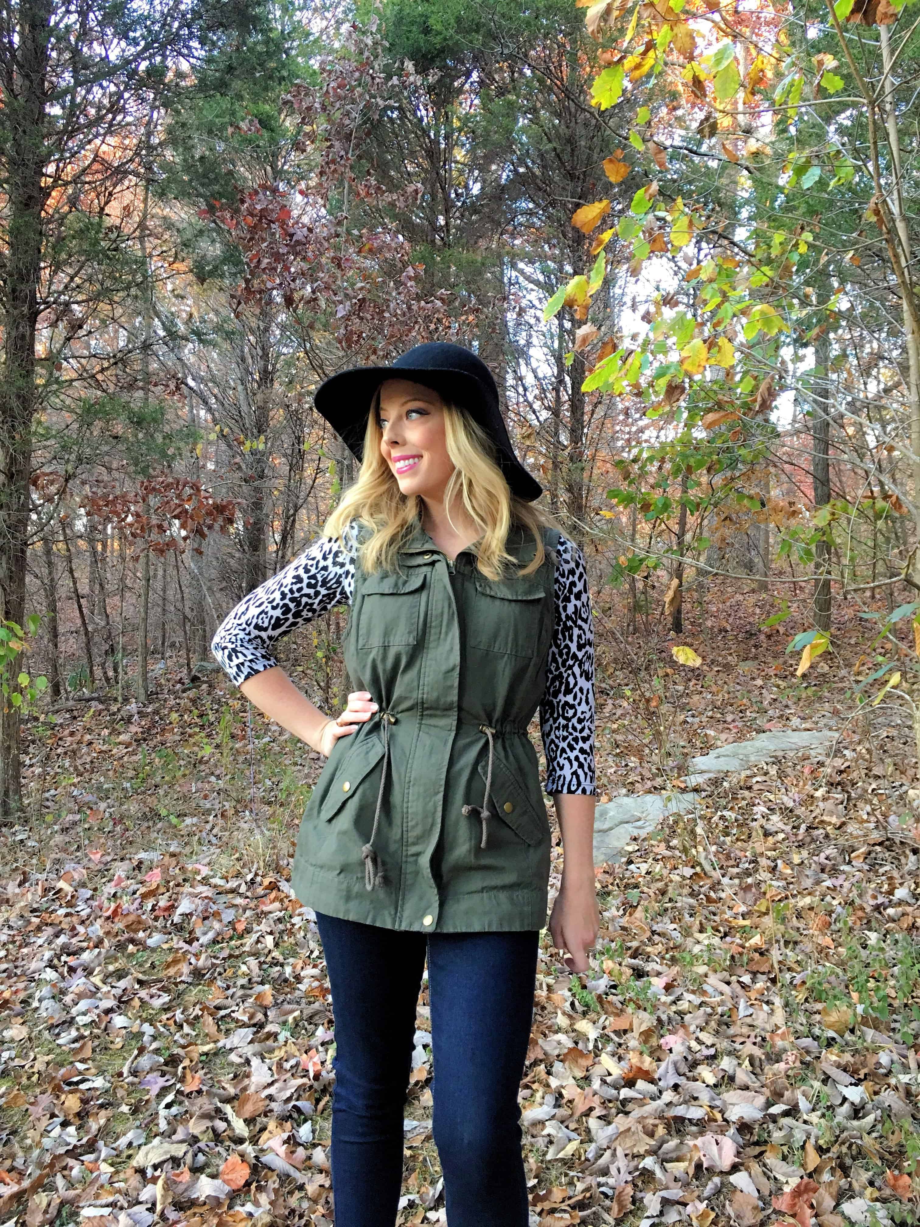 3 Ways to Style a Utility Vest for Fall - Kindly Unspoken
