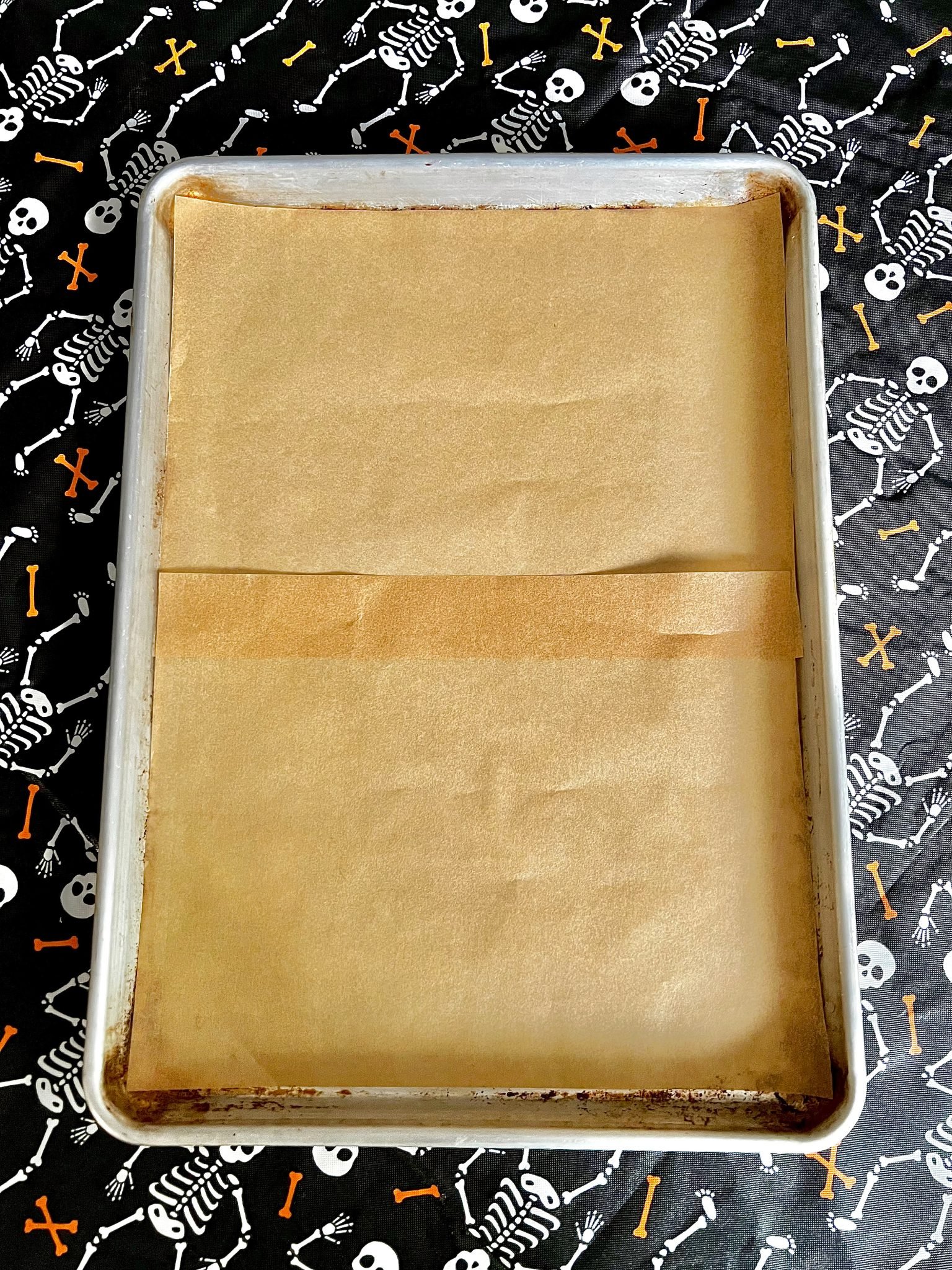 Easy Halloween Cinnamon Rolls (Zombie Guts) - Kindly Unspoken